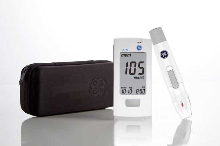 Kit Glucómetro Básico GE100 | ALMAR SRL
